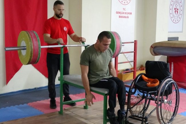 Bedensel Engelli Milli Halterci Mustafa Uzuner, Engel Tanımıyor - Yaşadıkça